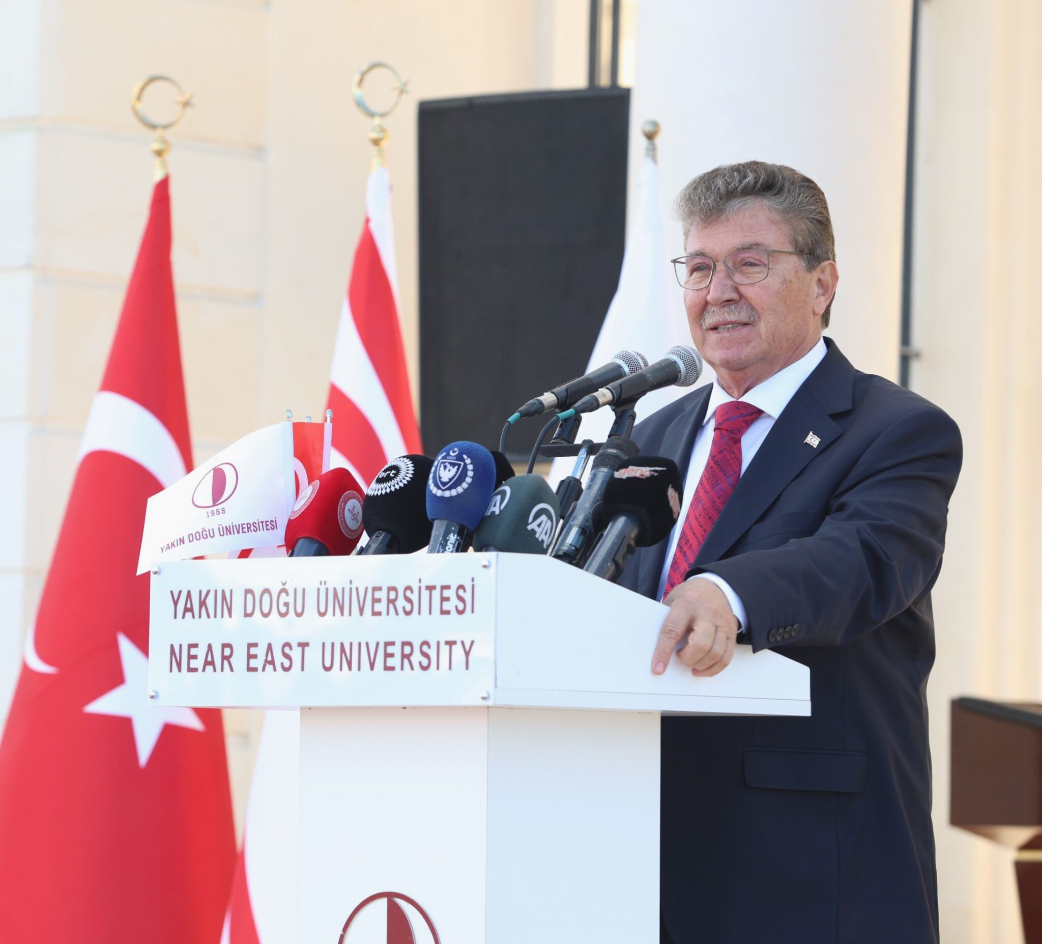 Dr. Suat Günsel Camii, Yakın Doğu Üniversitesi Kampüsünde ...